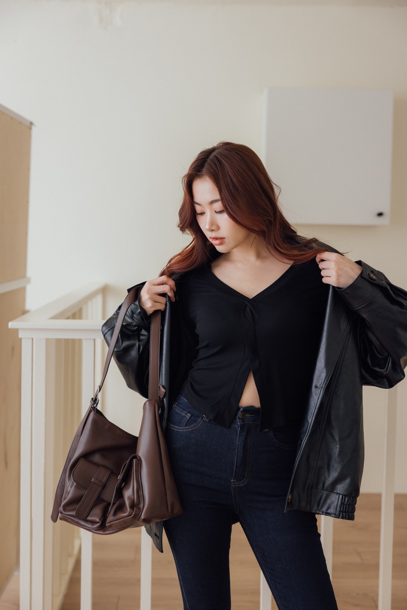 胸交錯V領上衣 ｜ WearToEat