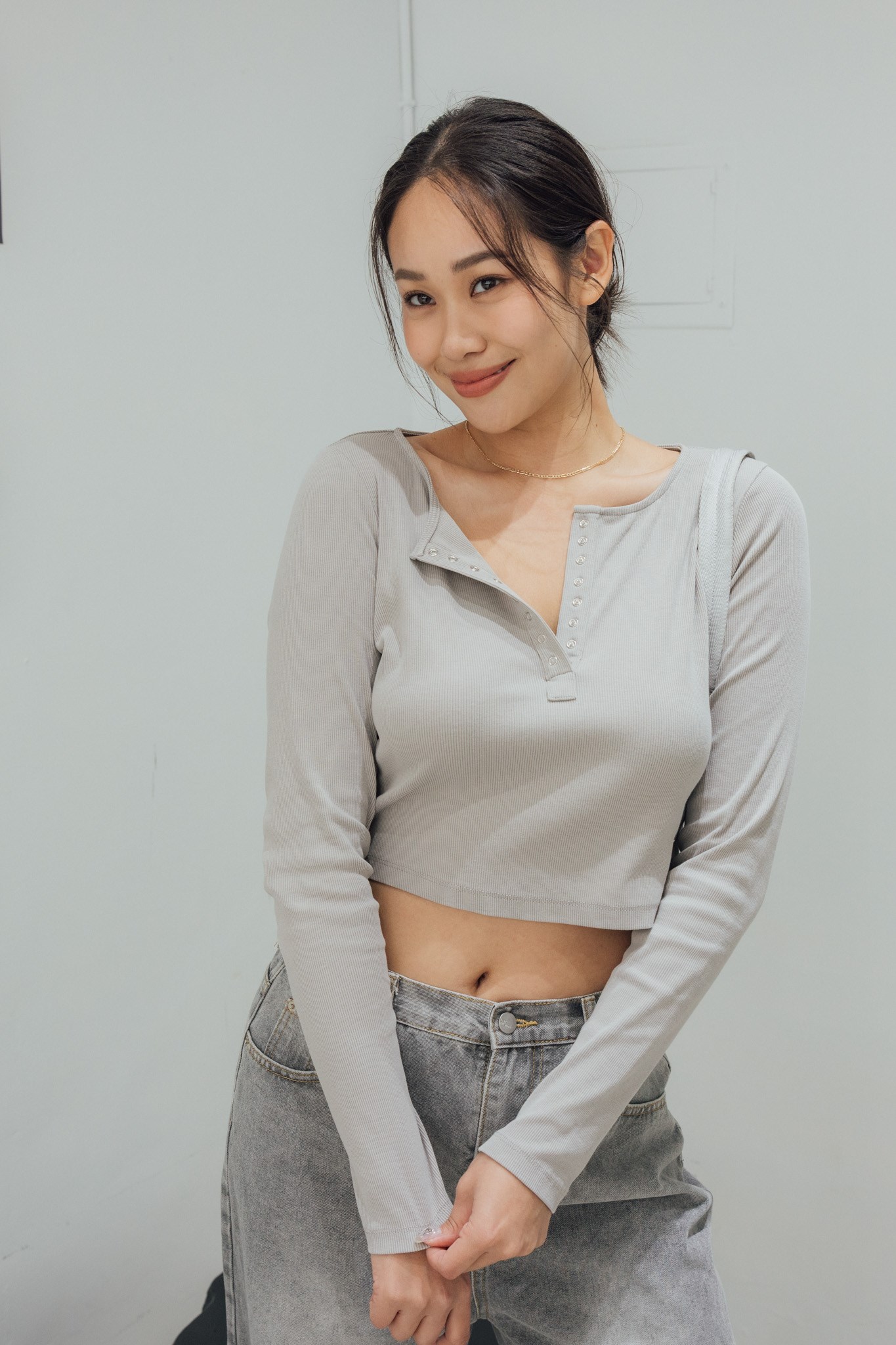 水洗壓扣短版上衣 ｜ WearToEat