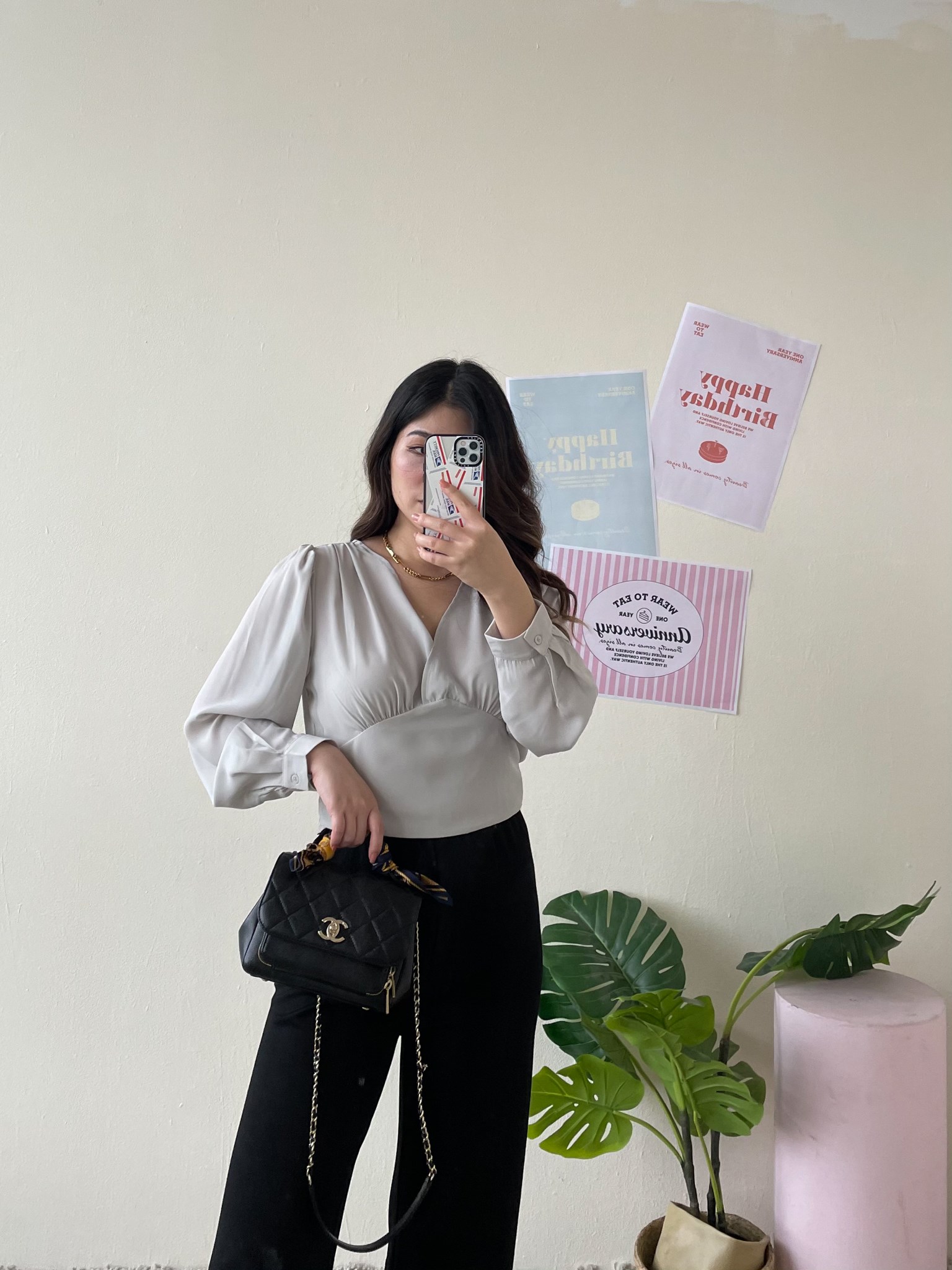 V領雪紡綁帶上衣 ｜ WearToEat