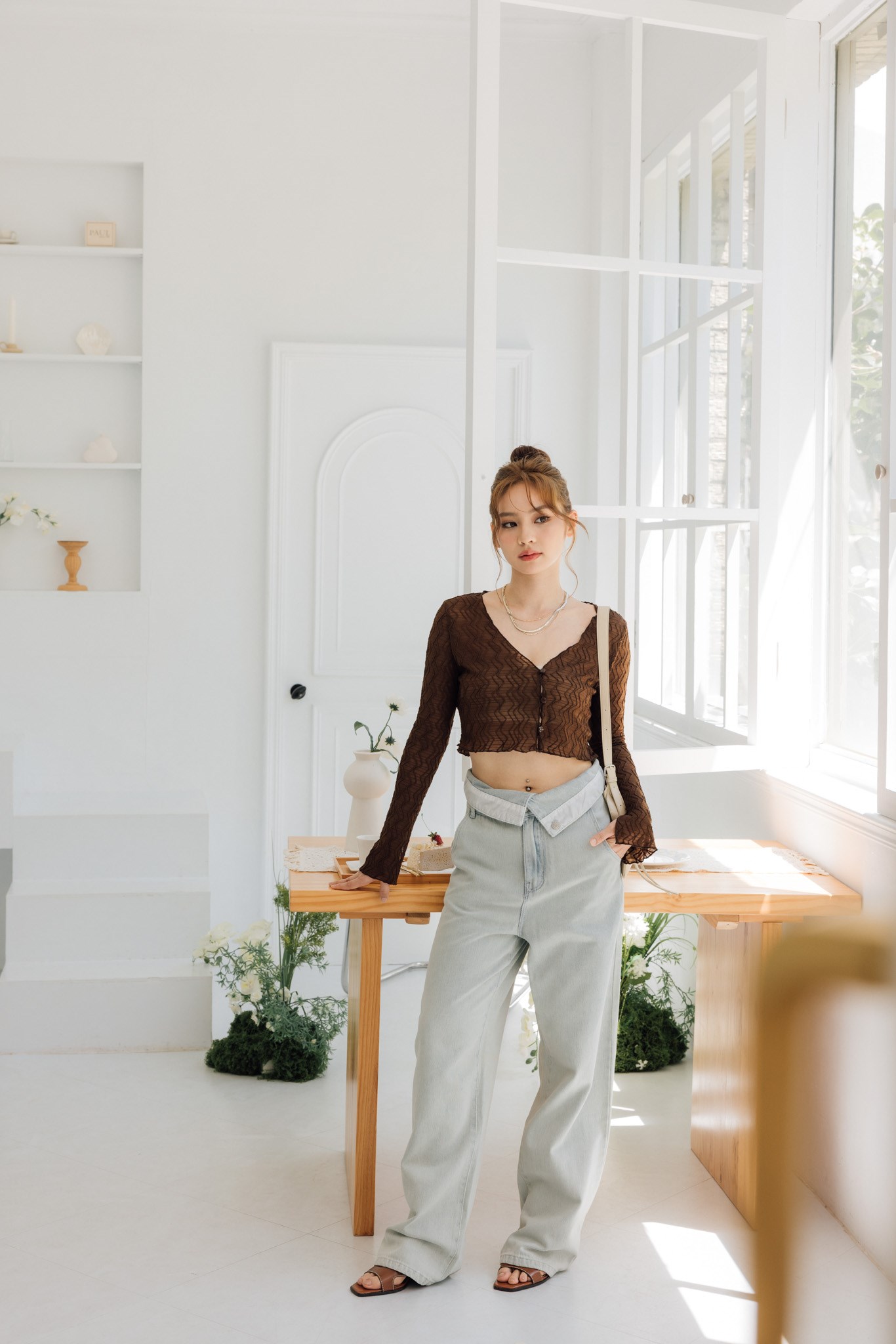 波紋輕肌感V領罩衫 ｜ WearToEat