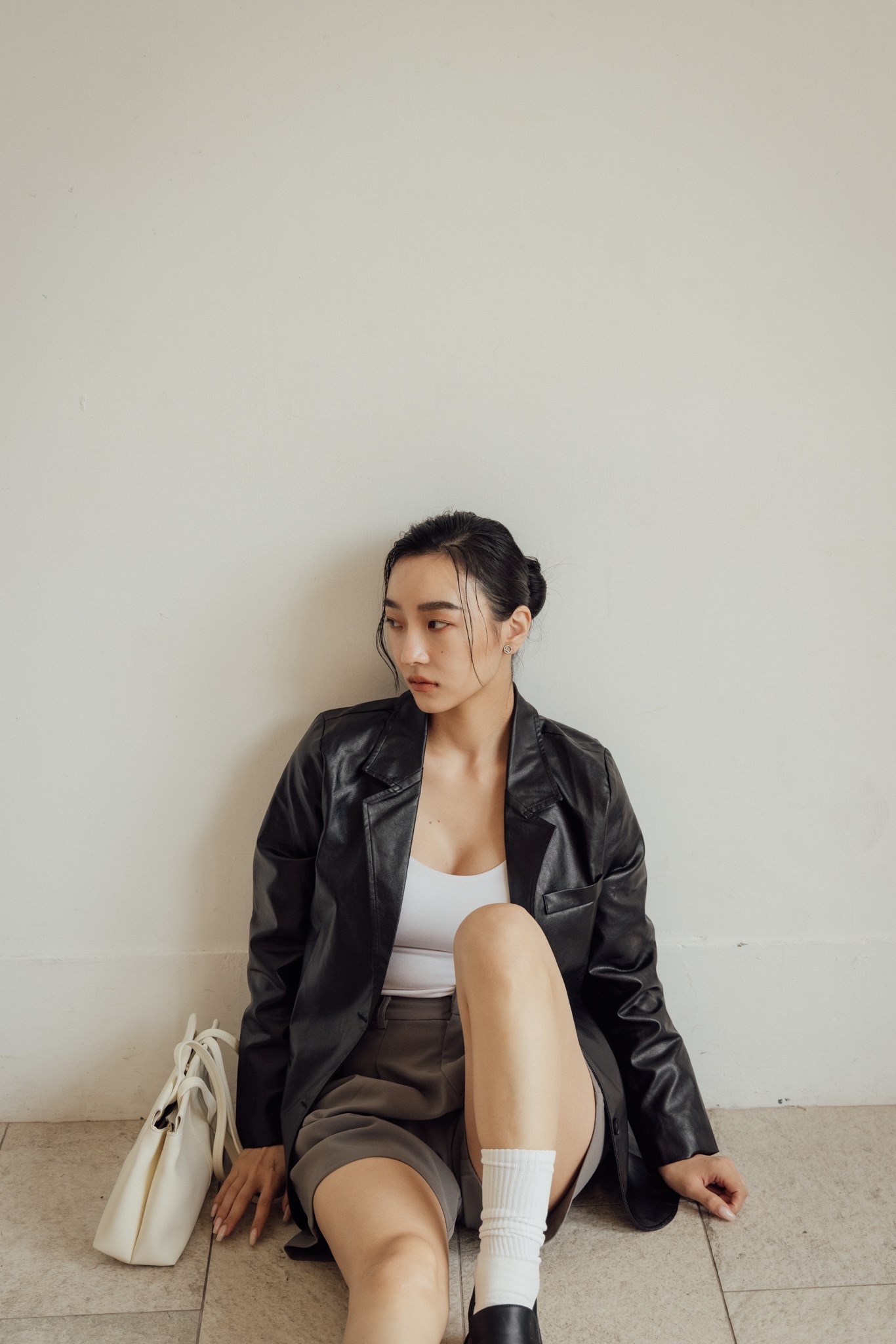 霧感皮革西裝外套 ｜ WearToEat