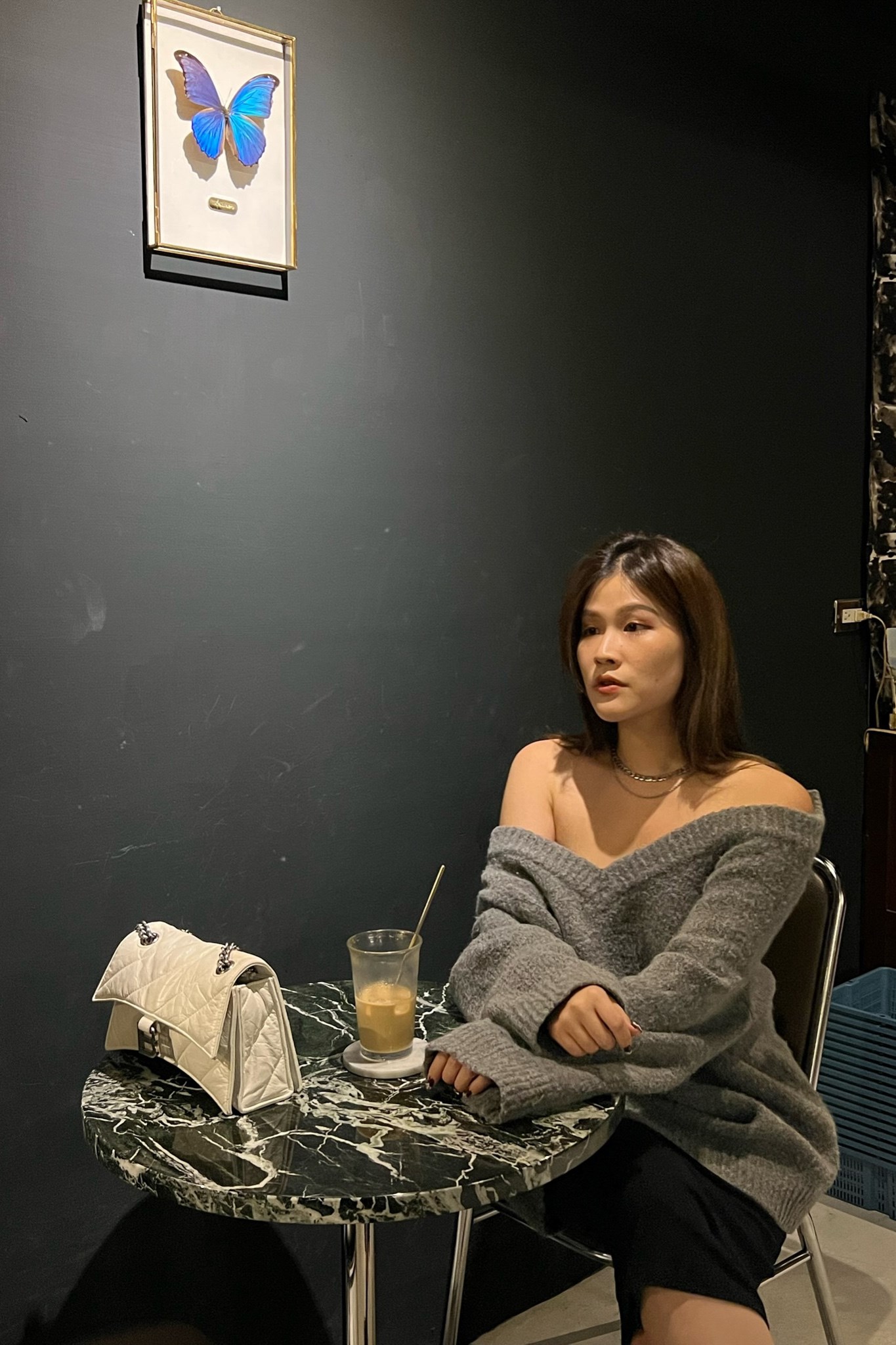 雙面穿慵懶大V領毛衣 ｜ WearToEat