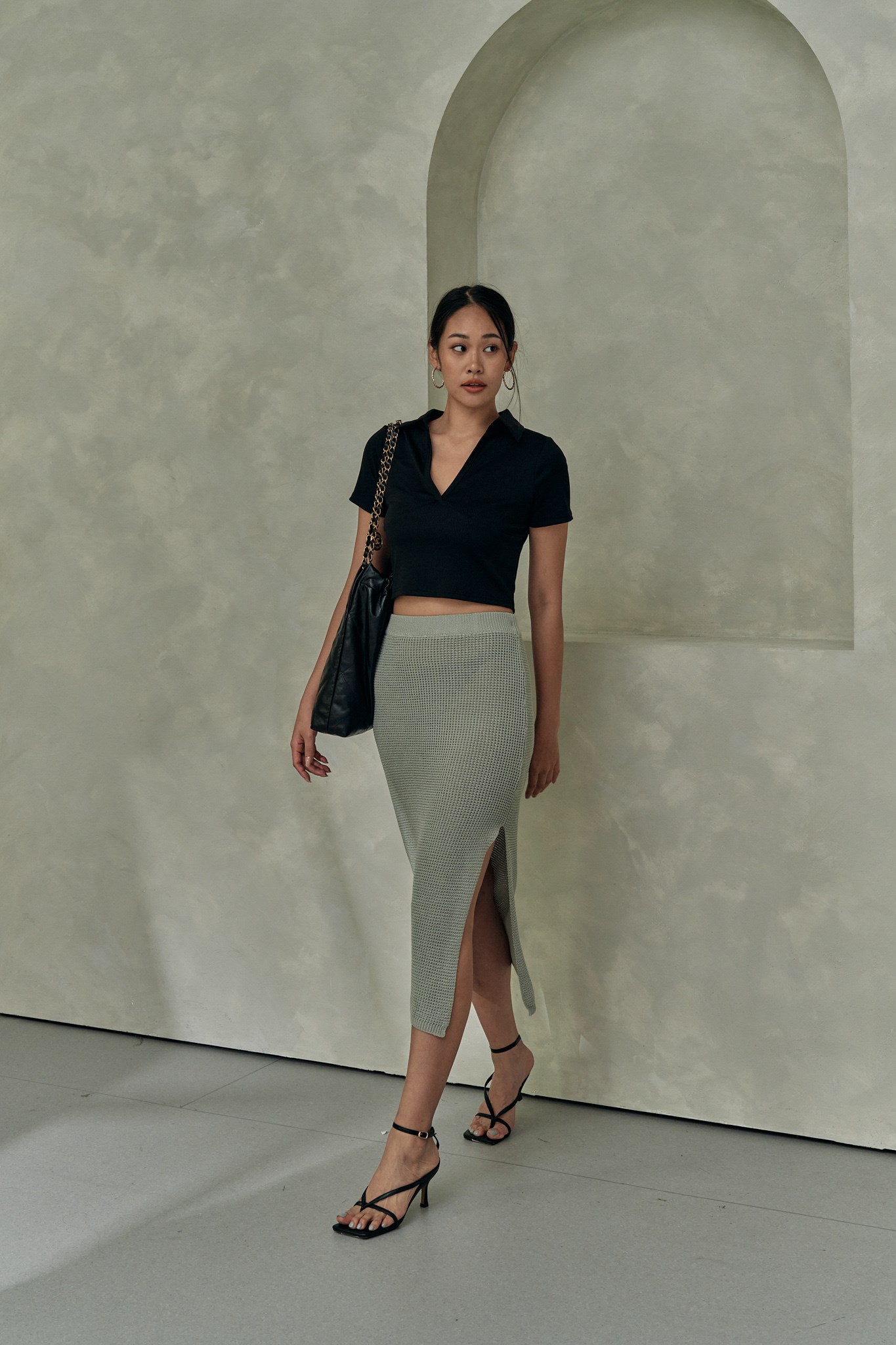 歐美V領短版上衣 ｜ WearToEat