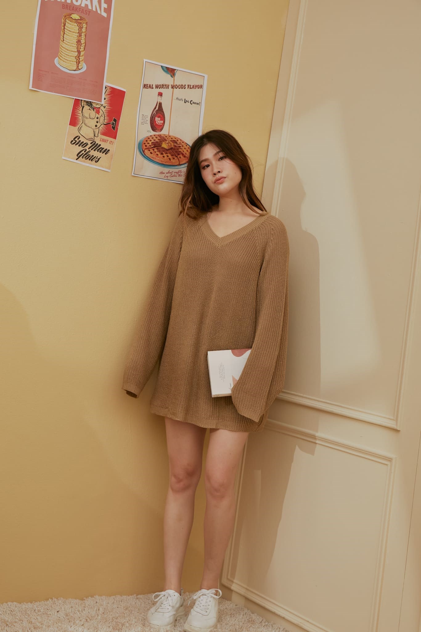 透肌感V領針織長版上衣 ｜ WearToEat