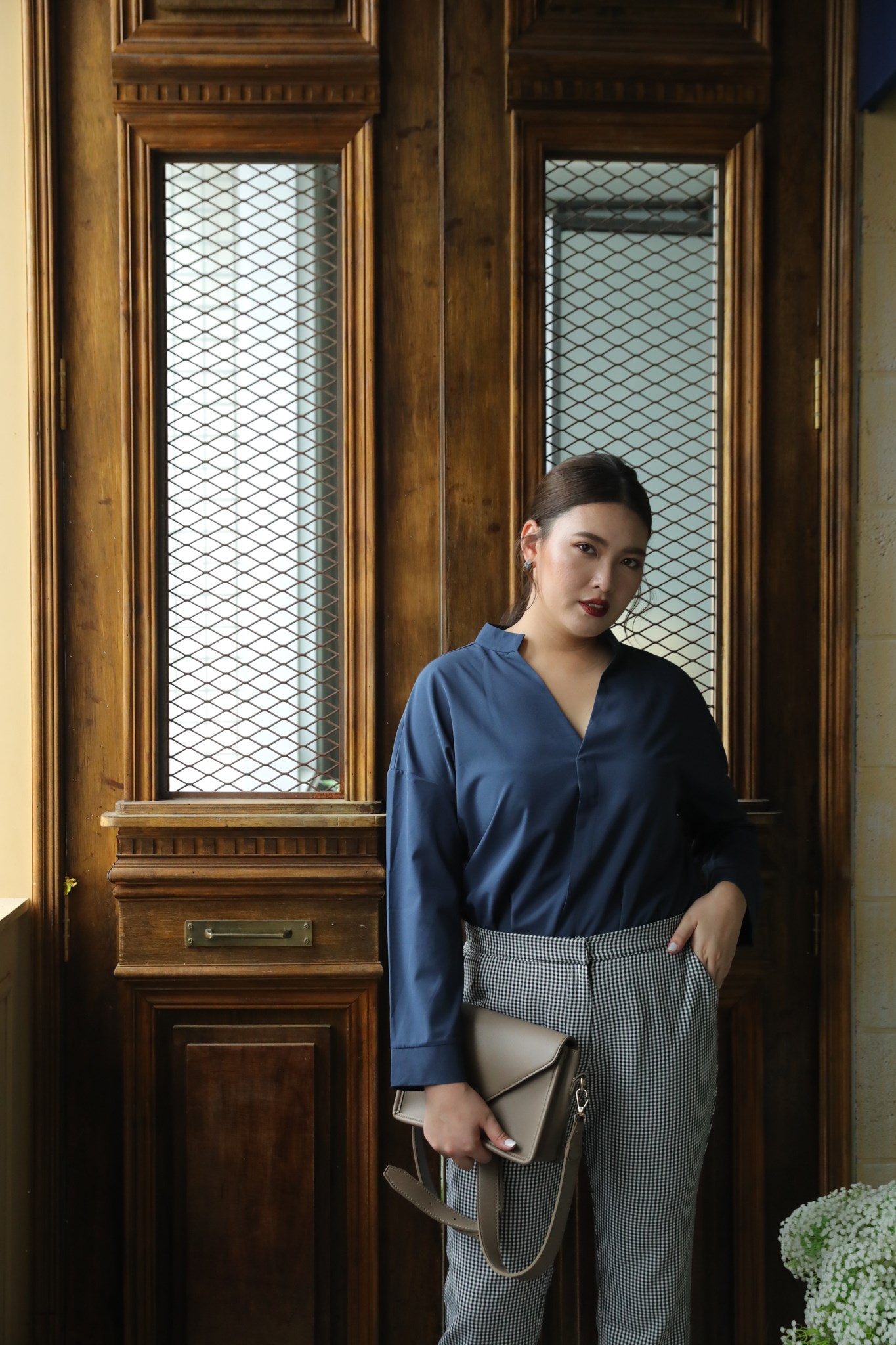 率性開襟V領襯衫 ｜ WearToEat